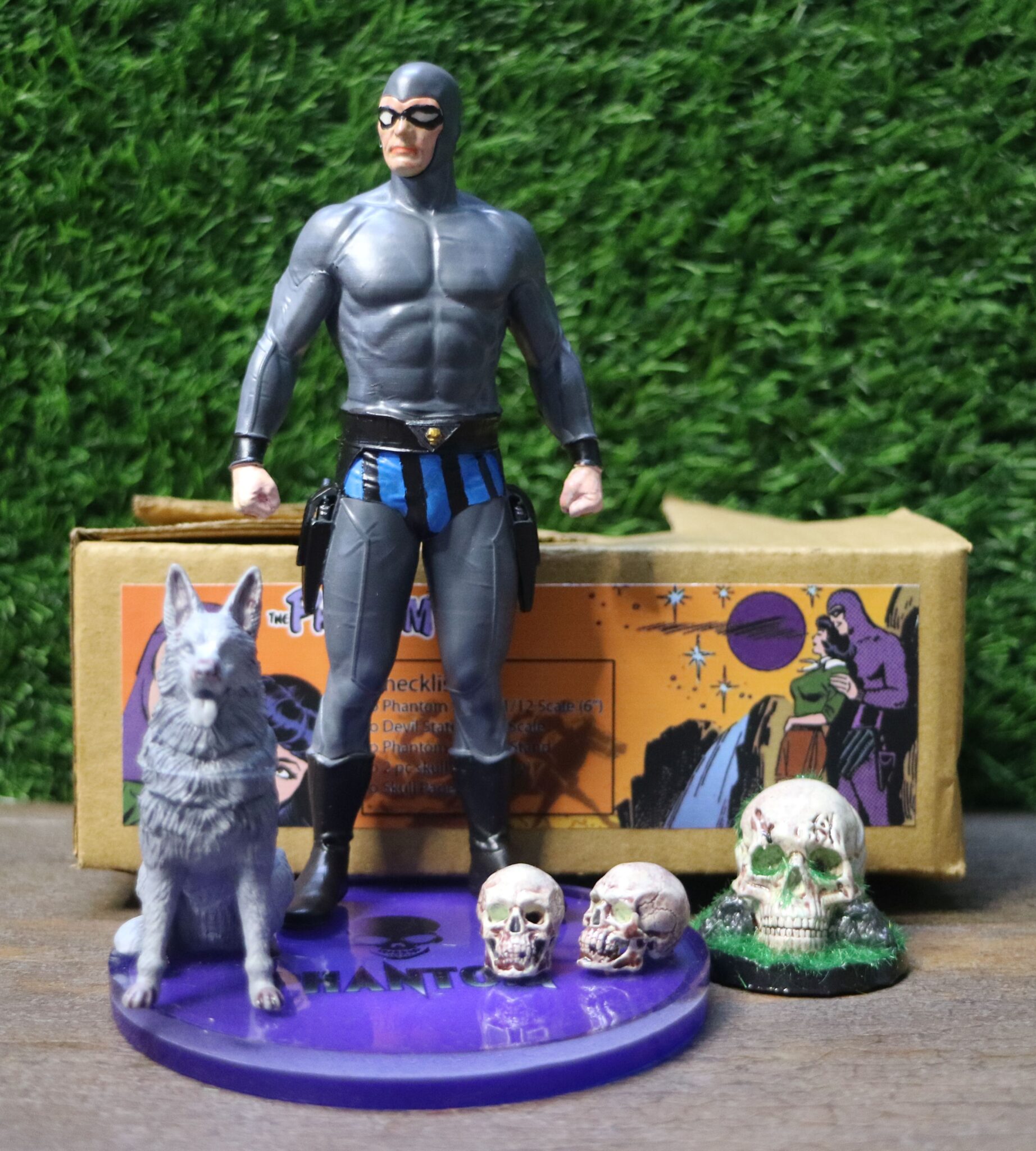The Phantom (The Ghost Who Walks) & Devil Combo - Resin Statue (1/12 ...